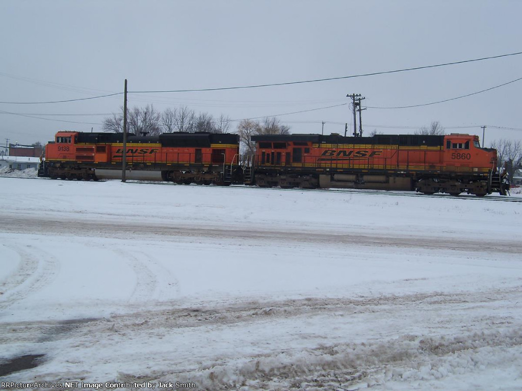 BNSF 9138 & 5860